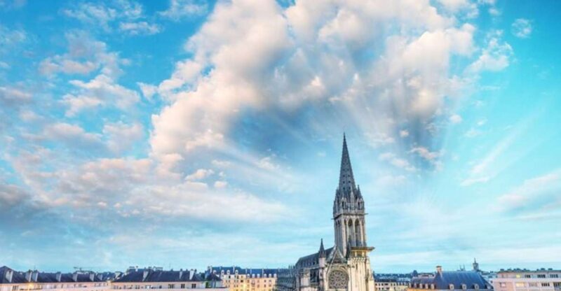 Caen: Private custom tour with a local guide - Key Points