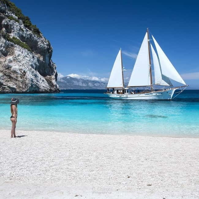 Cala Gonone: Gulf of Orosei Tour with a Vintage Sailing boat - What to Expect and How It Feels