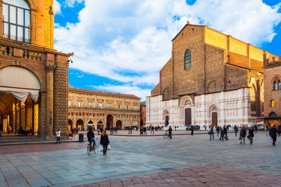Cathedral of San Petronio and Archiginnasio Private Tour - The Itinerary and What to Expect