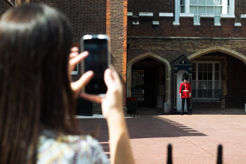 Changing of the Guard & Royal Food Tour with 10+ Tastings - Key Points