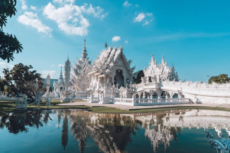 Chiang Mai: Chiang Rai Temples & Black House Discovery Tour - An Introduction to the Chiang Rai Temples & Black House Tour