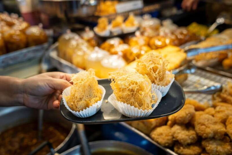 Chiang Mai: Evening Sightseeing and Local Food Guided Tour - Exploring Chiang Mai by Night: A Guided Tour of Culture and Cuisine