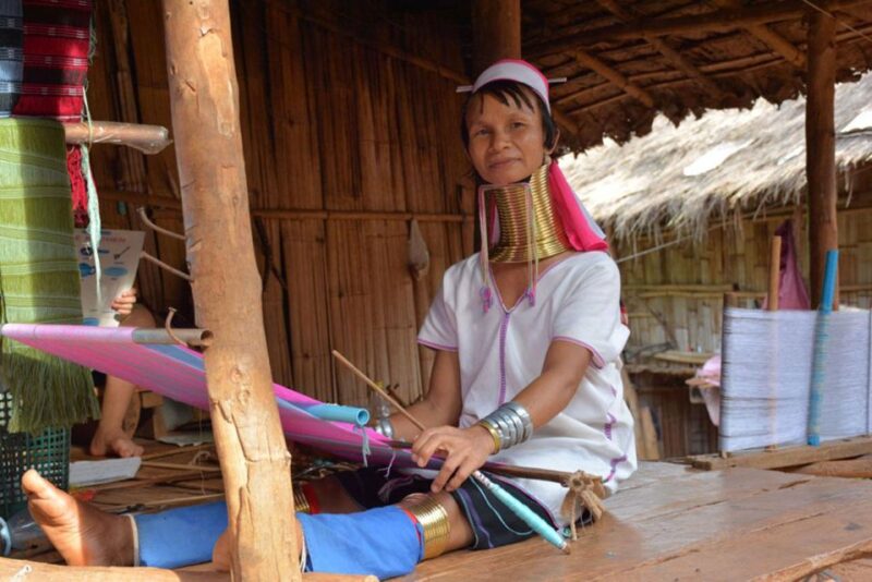 Chiang Mai: Long Neck Village & Chiang Rais Iconic Temples - An In-Depth Look at the Tour Experience