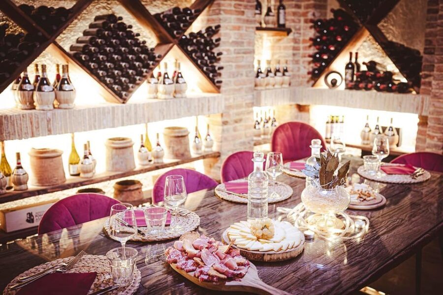Chianti: Lunch with Wine Tasting at Poggio ai Laghi Winery - Overview of the Experience