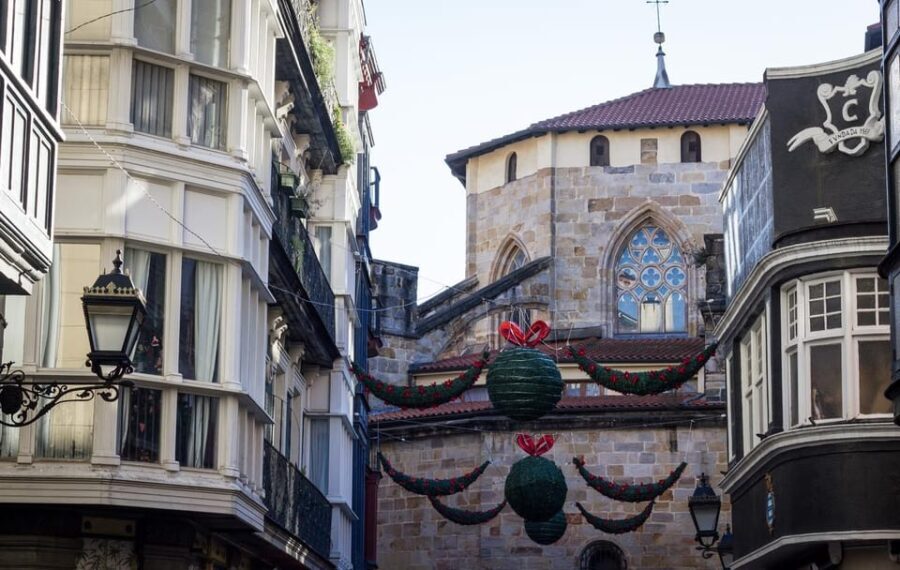 Christmas Charm of Bilbao: A Historic Walk - Who Should Consider This Tour?