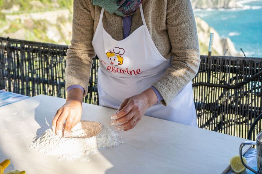Cinque Terre: Gnocchi & Pesto cooking class with seaview - The Value of the Tour
