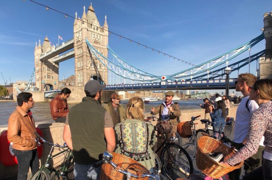 City & Secrets: Explore London's Gems on a Calm Sunday - Who Should Consider This Tour?