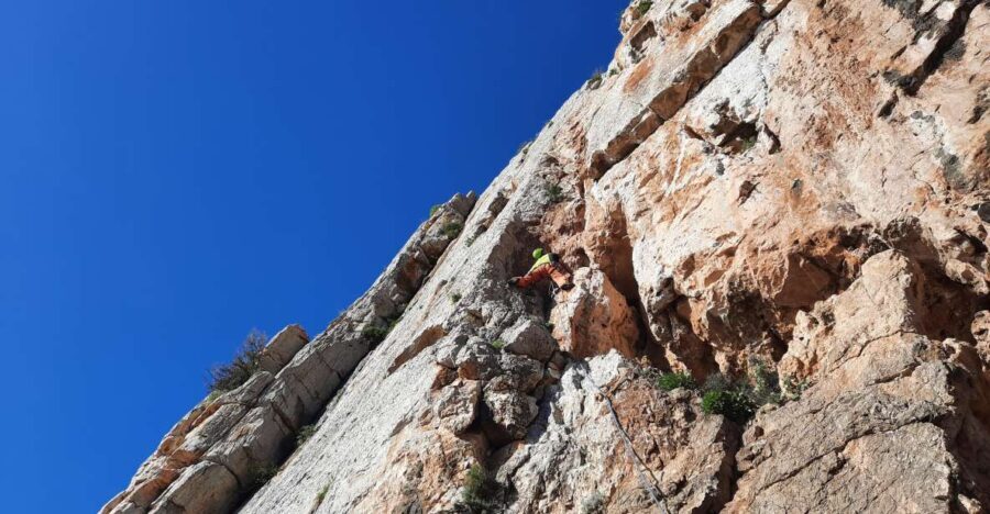 Climbing Day: a climbing day on an amazing crag in Sardinia - The Value of the Experience
