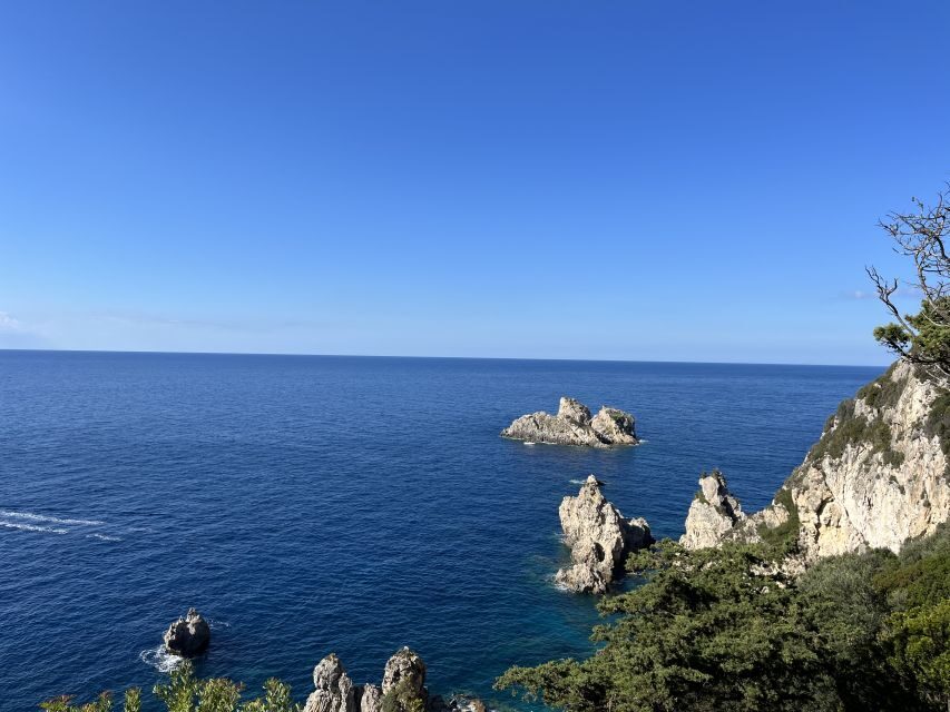 Corfu: Palaiokastritsa, Mouse Island, and Old Town Tour - Kanoni Peninsula and Mouse Island: A Snapshot of Iconic Views