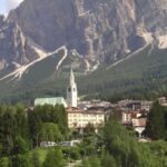 Cortina dAmpezzo: Cortina Valley and Lakes Guided Tour - What the Reviews Say