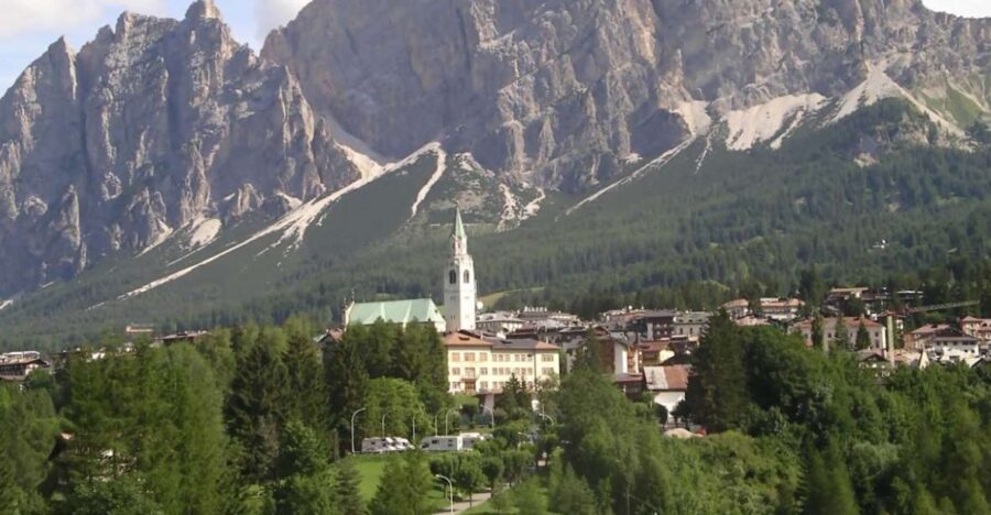 Cortina dAmpezzo: Cortina Valley and Lakes Guided Tour - What the Reviews Say