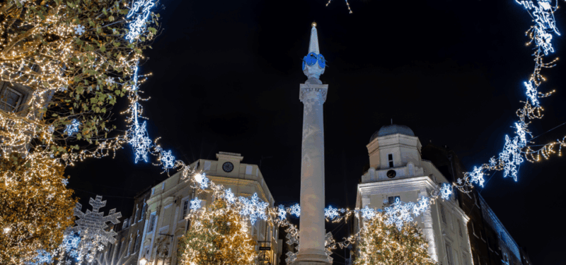 Covent Garden to Piccadilly Circus Walking Tour with an App - Key Points