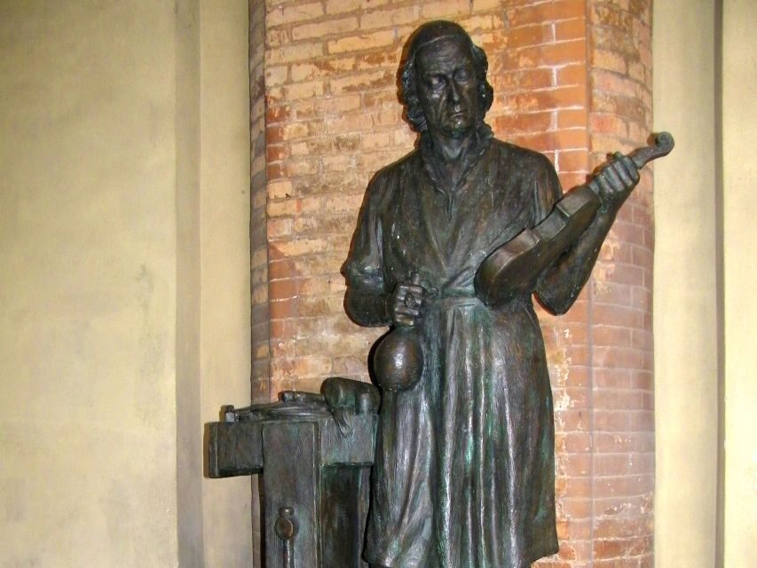Cremona private city tour with licensed tour guide - What the Tour Gets Right