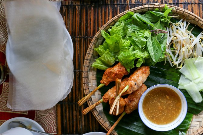 Da Nang: Seafood dinner, night market, sightseeing by night - An In-Depth Look at the Da Nang Night Tour