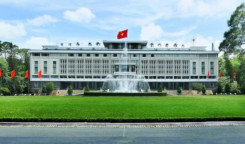 Daily Small Group Tour to Saigon City and Cu Chi Tunnels - From Pickup to City Tour