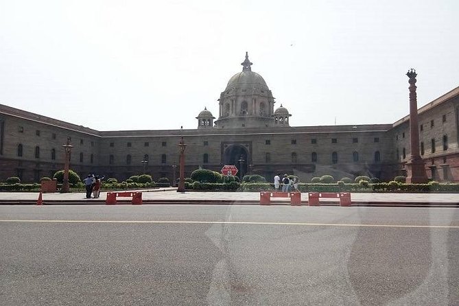 Delhi City Sightseeing Tour In a Private Car With Safe & Reliable Driver - Key Points