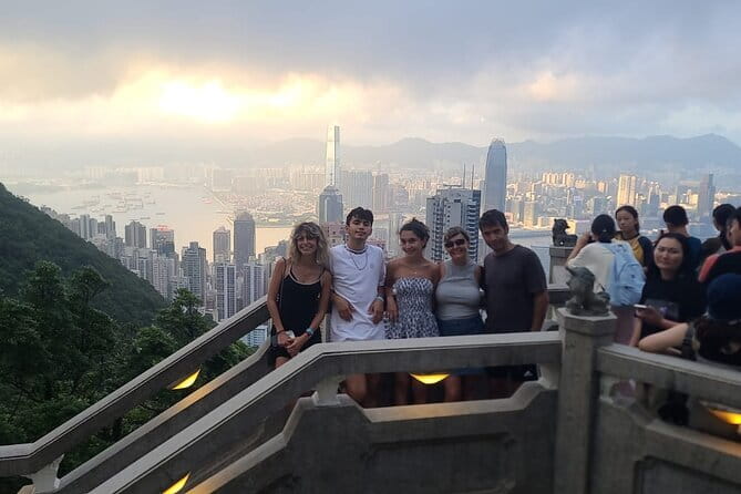 Deluxe Hong Kong City Tour using Mercedes-Benz V-Class Car+ Guide - Intro: A Glimpse into the Deluxe Hong Kong Experience