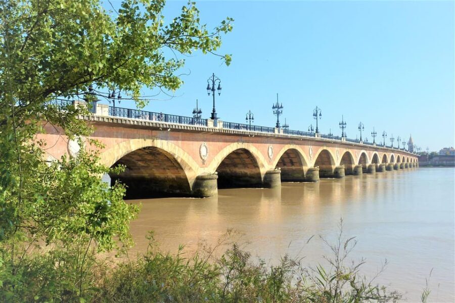Discover Bordeaux: English Guide to the City Walking Tour. - Key Landmarks and Hidden Gems