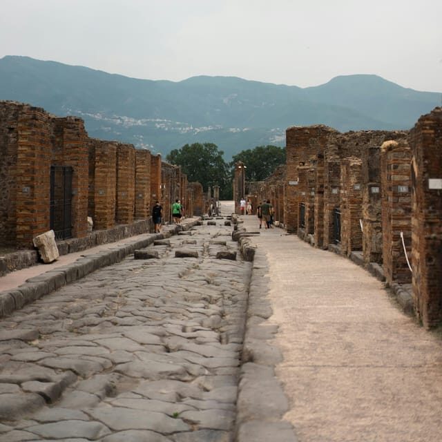 Discover Pompeii: English Walking Tour of the Buried City - Key Points: