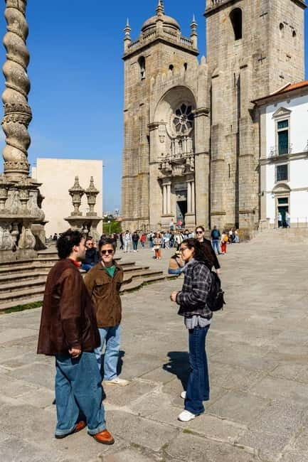 Discover Porto's Historical Roots Walking Tour - The Experience: What You Can Expect