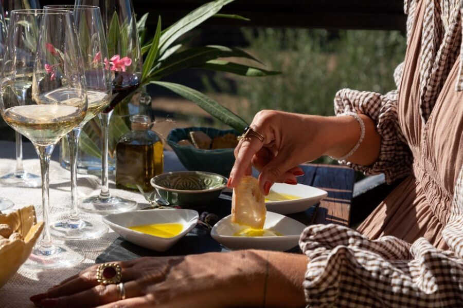 Discover Portugal's Flavors: Wine & Olive Oil Tasting - Why the Setting Matters
