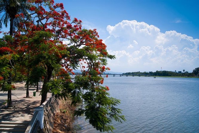 Dong Hoi to Hue Private Car Transfer With Sightseeing Stops - Introduction