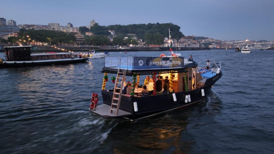Douro River: 2-Hour Glimpse Cruise on a Classic Boat - The Itinerary in Detail