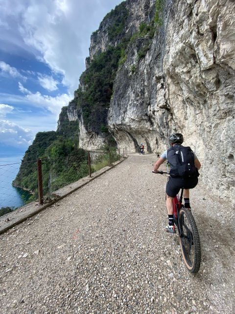E-Bike/Gravel tour to discover the Ponale Path - The Breathtaking Descent to Pregasina