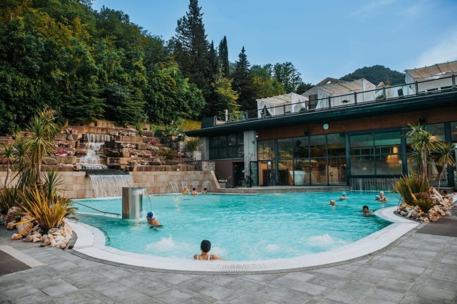 Emilia-Romagna: 25-Minute Massage+Aperitif+2 hour Pool - Analyzing the Value