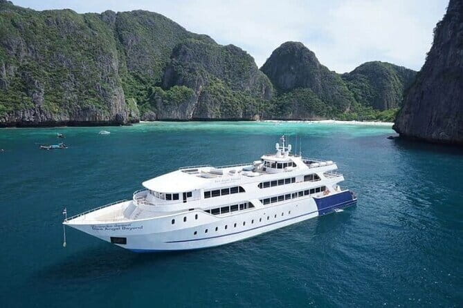 Escape to Phi Phi Islands: Ferry with Lunch - First Stop: Rassada Pier and Transfer