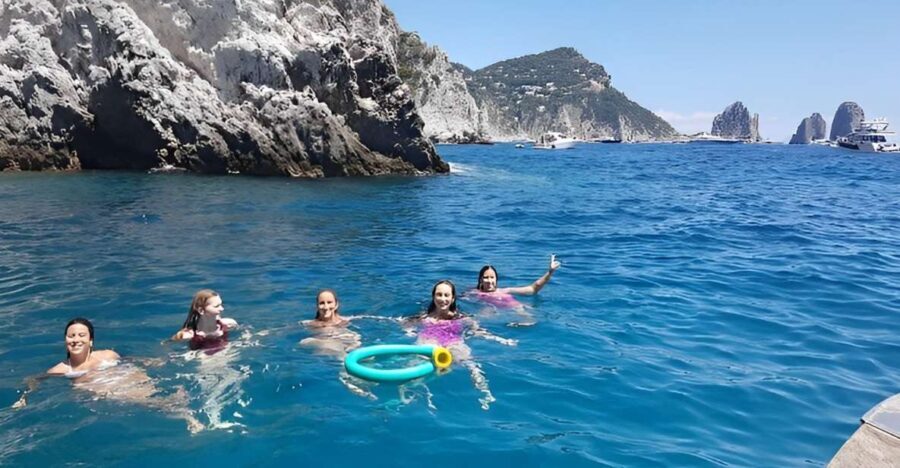 Esperienza Privata a Capri in Barca con Gozzo Classico 3H - The Experience’s Strengths