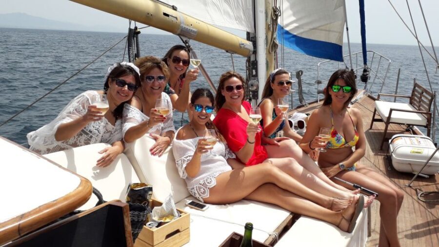 Estepona: Dolphin Watching Sailboat Cruise with Drink - Practical Tips for Travelers