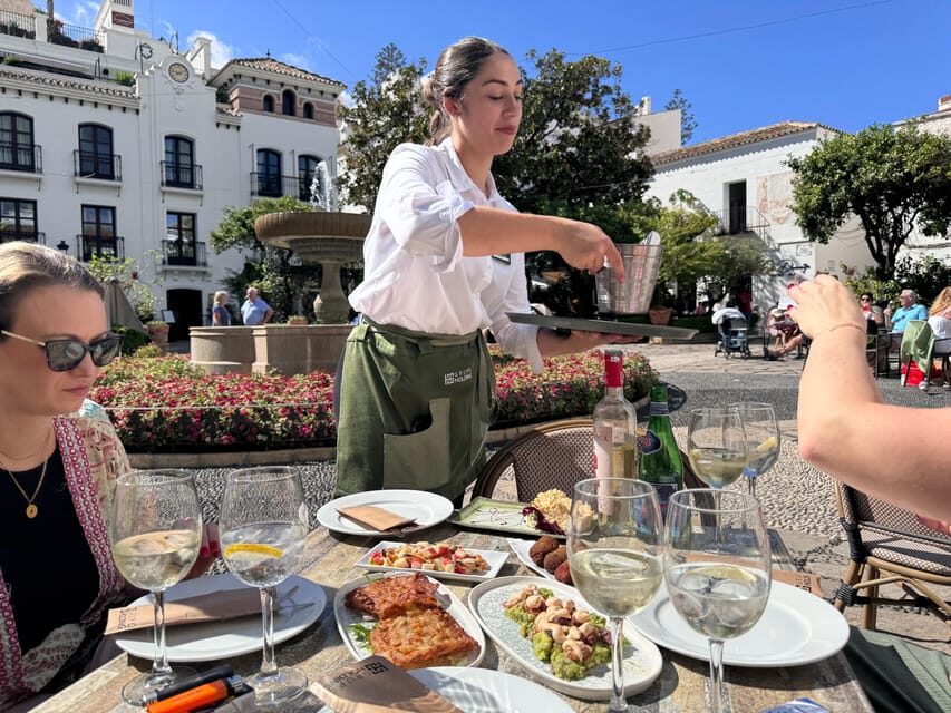 Estepona old town tour with tapas tasting - The Old Town Stroll & Historic Highlights