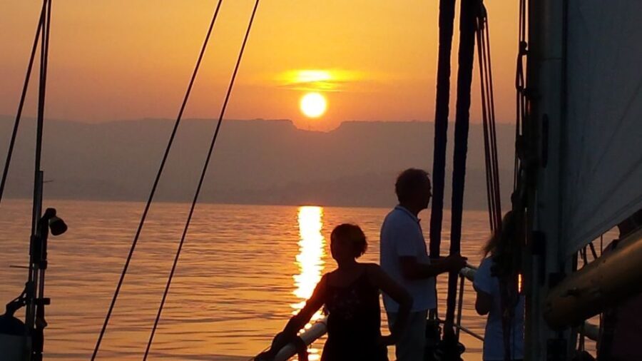 Estepona: Sunset Sailboat Cruise with Drink - Who Should Consider This Cruise?