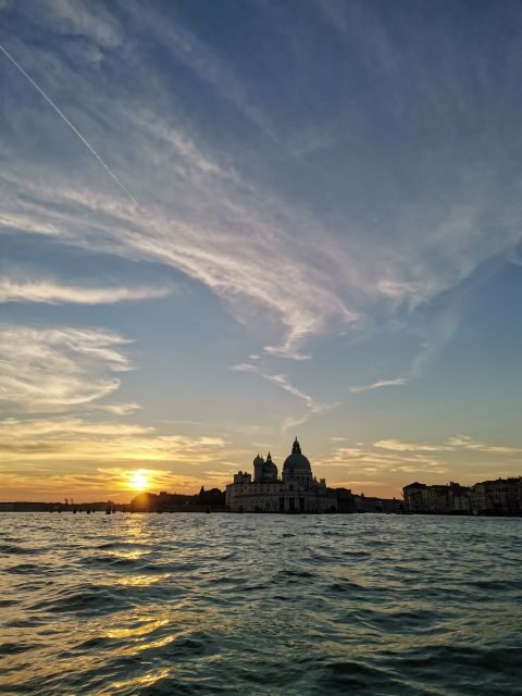 Evening Walking Tour with optional motorboat Ride - What Makes This Tour Stand Out