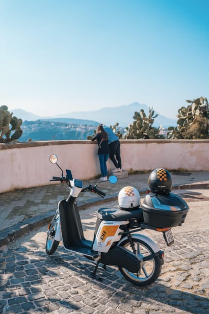 Experience Procida sustainably: with EMZgo pay only for the minutes you use - Key Points