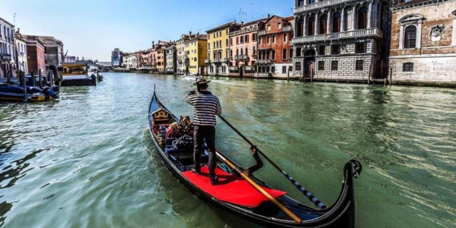 Explore Rialto, Bovolo & More: Walk & Gondola Ride - Who Should Consider This Tour?