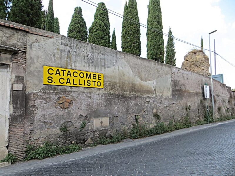 Express guided tour of the Catacombs with transfer - Key Points
