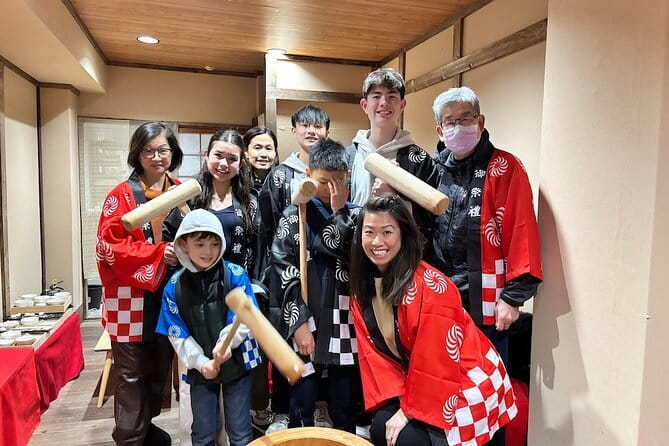 Family FriendlyTraditional Mochi Pounding Experience - Discover the Charm of a Family-Friendly Mochi Pounding Experience in Osaka