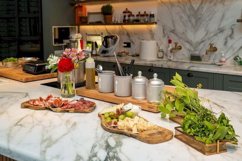 Farmers Market & Pasta Making Experience with Italian Wine - Why This Tour Works Well