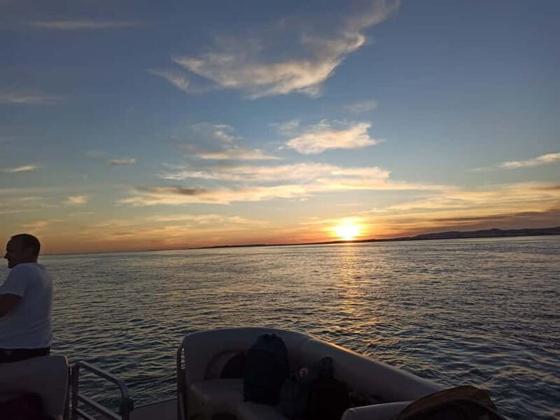 Faro: Sunset 1 hour Ria Formosa Boat Tour - The Boat and Onboard Comfort