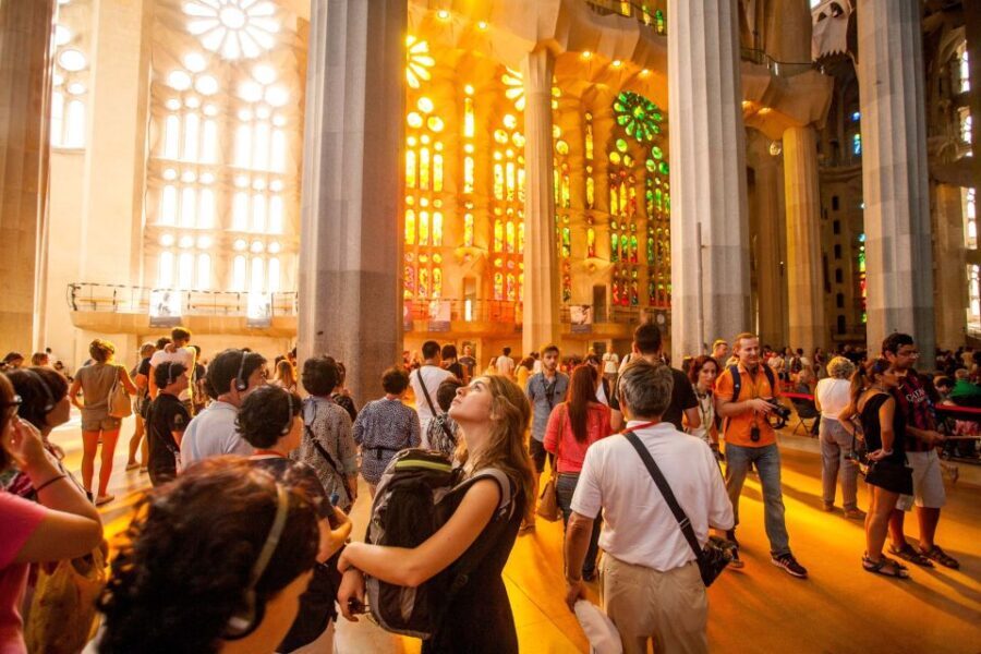 Fast-Track Access: Sagrada Familia 1.5-Hour Guided Tour - Who Should Consider This Tour?