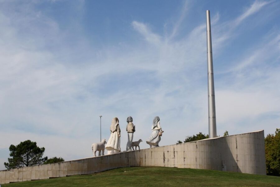 Fatima Sanctuary and Pastorinhos Village Day Trip from Porto - Why Travelers Love This Tour