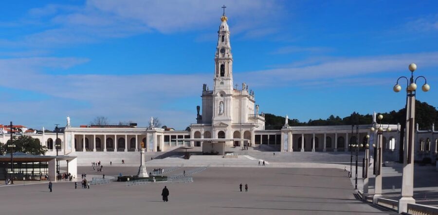 Fátima :the most important religious cathedral in Portugal - What’s Included and How It Adds Value