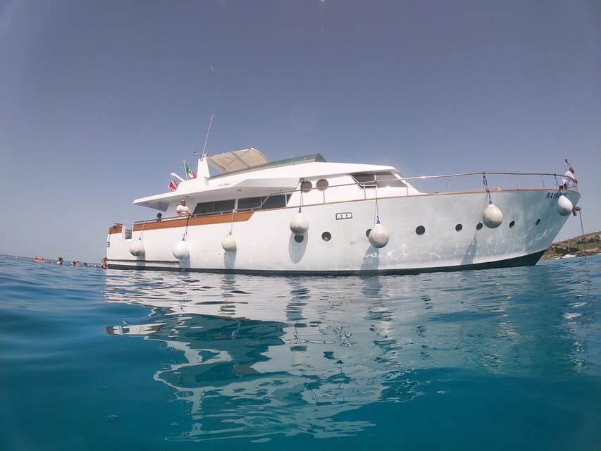 Favignana e Levanzo: tour condiviso Yacht Shalimar IV - What To Expect on This Boat Tour