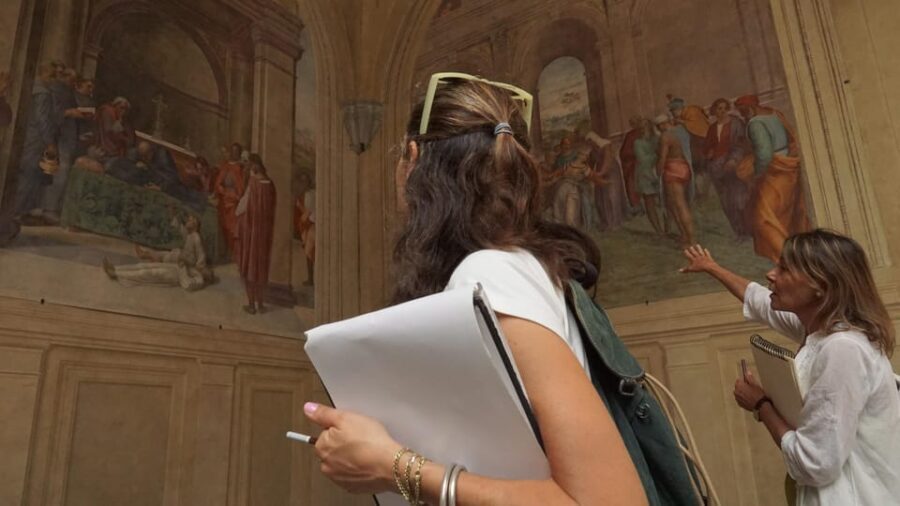 Florence: Hidden Gems and Live Painting with Licensed Guide - Who Should Consider This Tour?