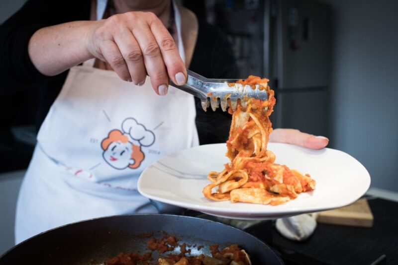 Florence: Market and Cooking Class at a Local's Home - Key Points