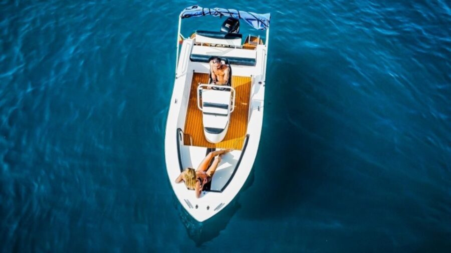 Flow into the ocean without license and discover Adeje - What to Expect from Your Day on the Water