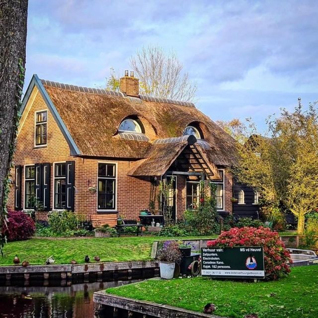 From Amsterdam: Giethoorn & Zaanse Schans Tour w/ Small Boat - Authenticity and Value