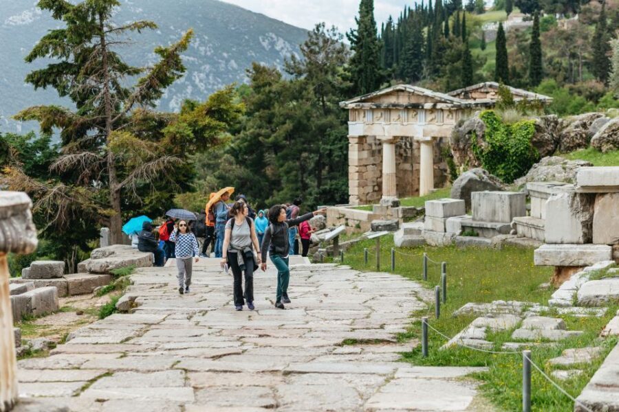From Athens: Day Trip to Delphi & Arachova with Audio Guide - The Experience: What Really Stands Out